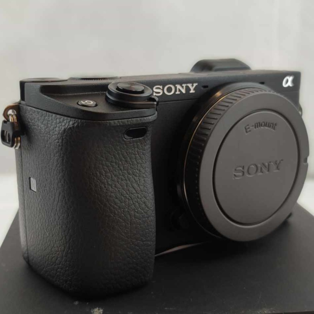 Sony Alpha 6400 Body - Own4Less